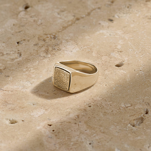 Men's Real Gold Hammered Square Signet Ring - Atolyestone