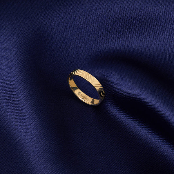 Women's Solid Gold Triangle Carved 3.50mm Band Ring - Atolyesyone