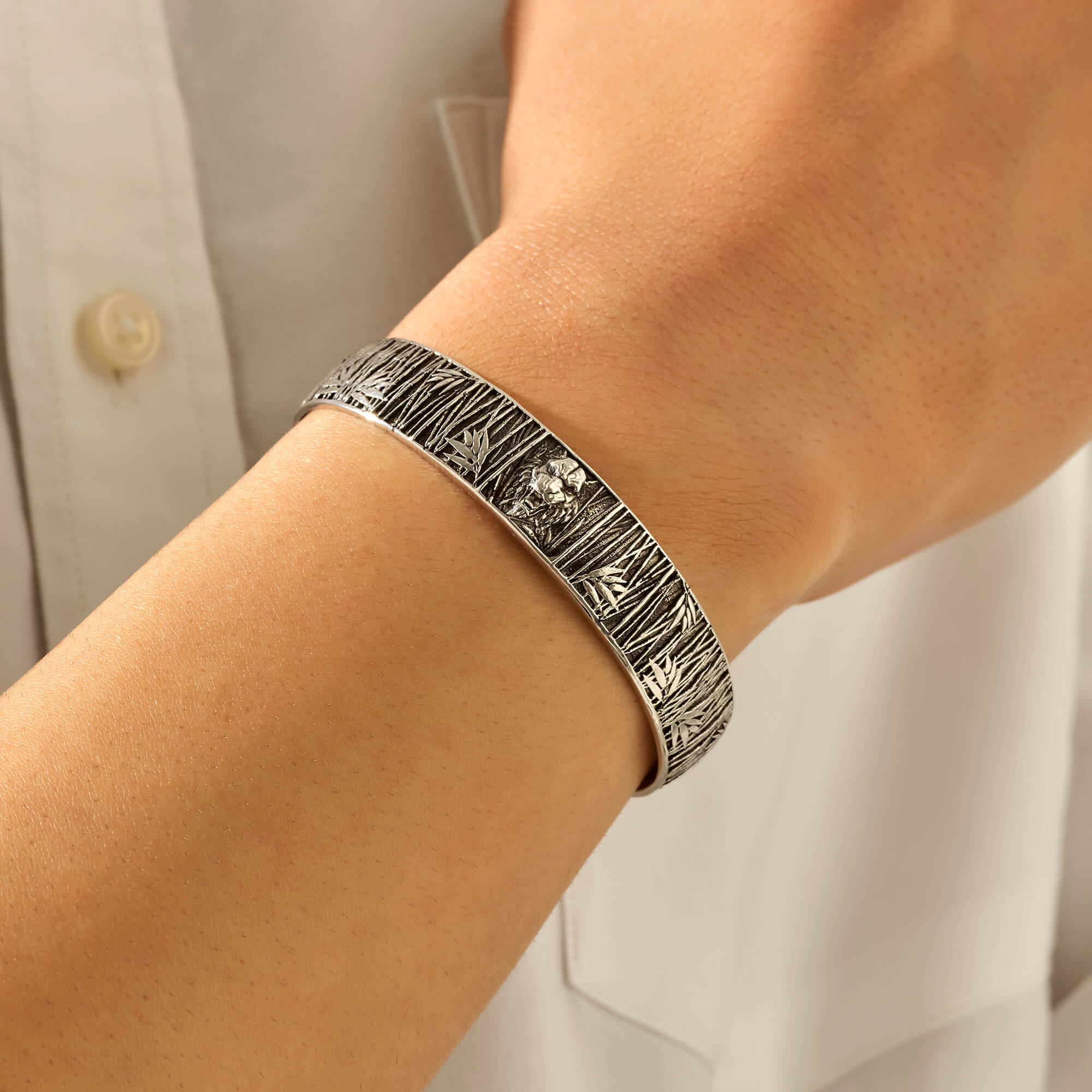 Tiger Cuff in Silver